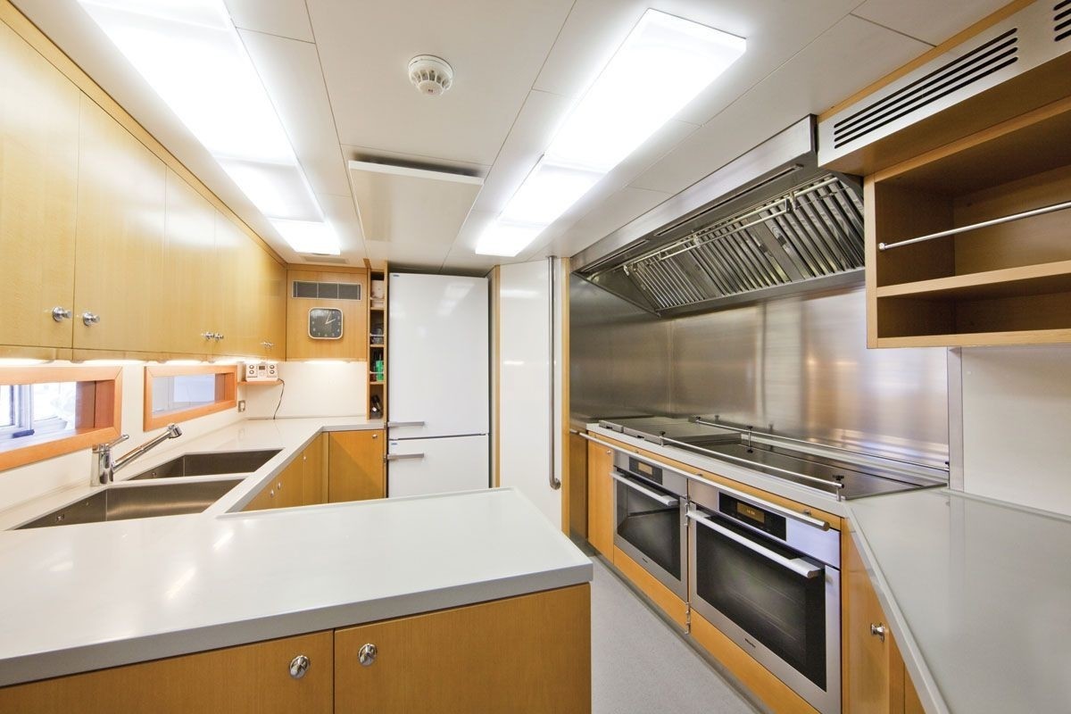 Yacht PRINCESS TOO, Feadship | CHARTERWORLD Luxury Superyacht Charters